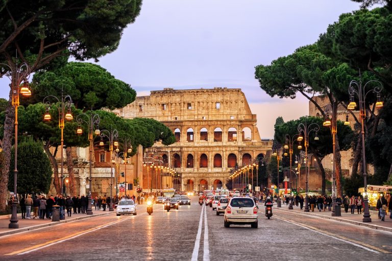 Roma, sicurezza stradale: pronti 300 attraversamenti pedonali rialzati ...